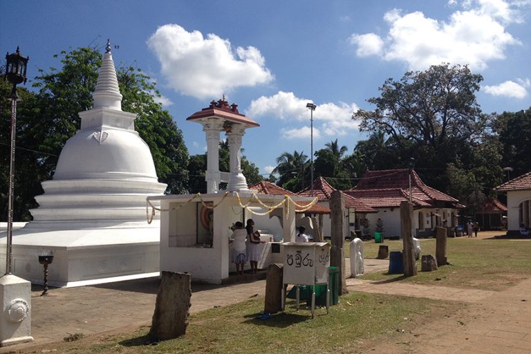 Kotte Raja Maha Viharaya | Attractions in Sri lanka