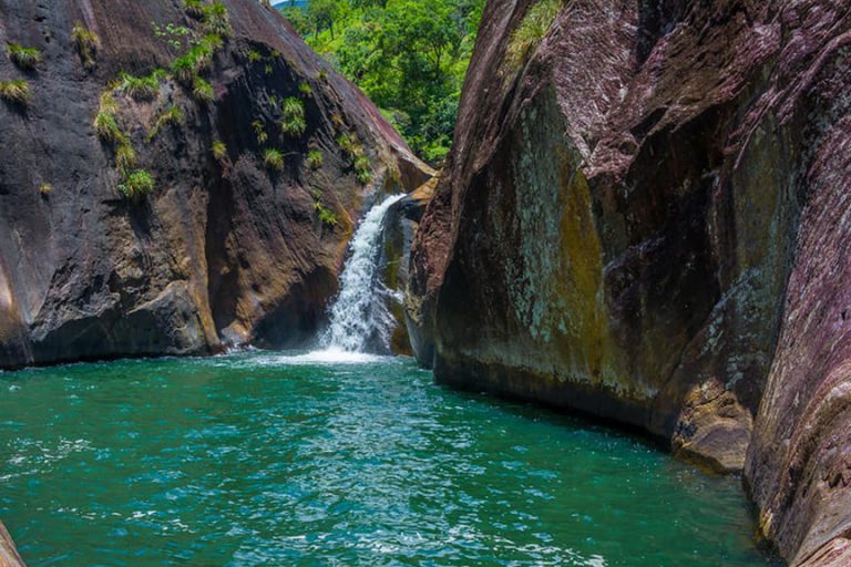 Pahanthuda Waterfall (Pahanthudawa Waterfall) | Attractions in Sri lanka